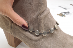 DIY: Chain Boot Harnesses