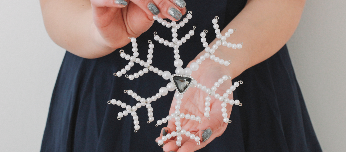 DIY: Pearl Snowflake - Wild Amor