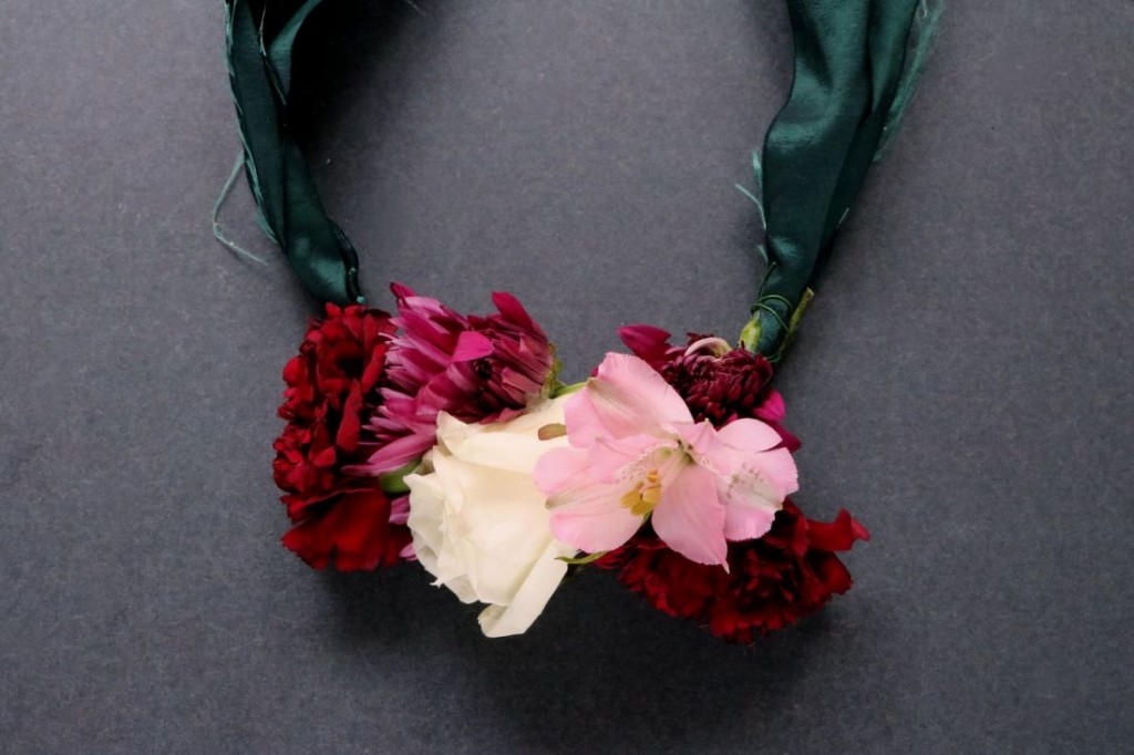 Festival & Wedding DIY: Flower Anklet